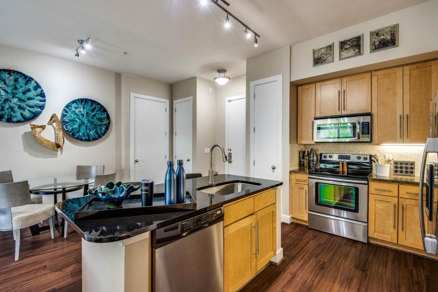 DOMAIN AT CITYCENTRE by DECO - 811 Town and Country Blvd | Houston | TX ...